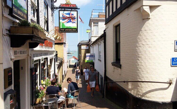 SPOTLIGHT on COWES - Explore the Isle of Wight